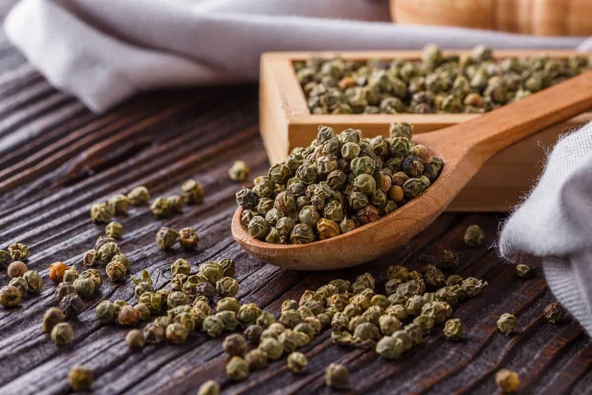 14 Substitutes for White Pepper To Spice Up Your Cooking