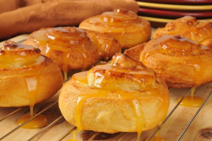 15 Irresistible Toppings for Cinnamon Rolls: Tasty Delights To Try