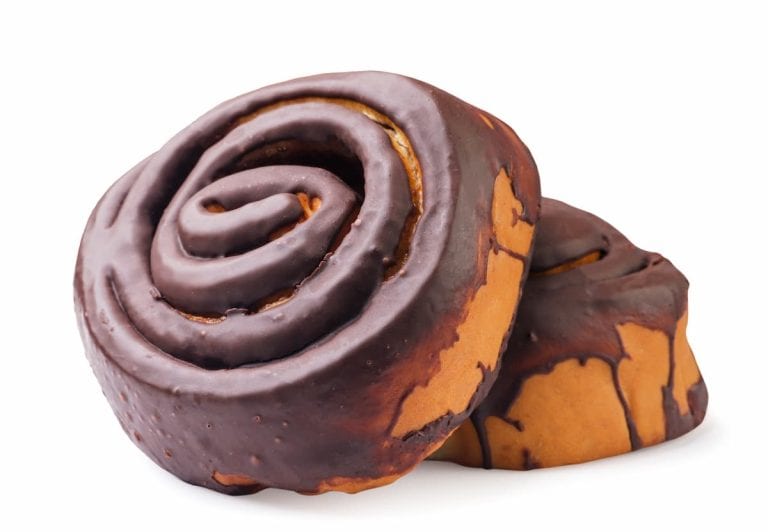 15 Irresistible Toppings for Cinnamon Rolls: Tasty Delights To Try