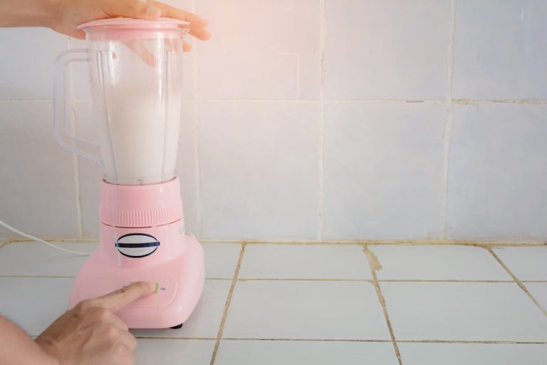 Can You Froth Almond Milk? Yes! Here's How To Do It - The Melrose Family