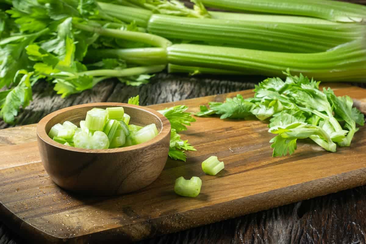 13 Best Red Onion Substitutes + Tips for Use - The Melrose Family