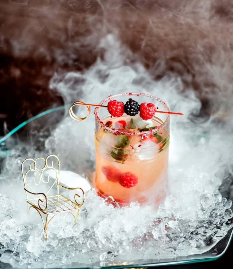 50 Garnishes for Cocktails: Ideas for Unique, Eye-Catching Drinks - The ...