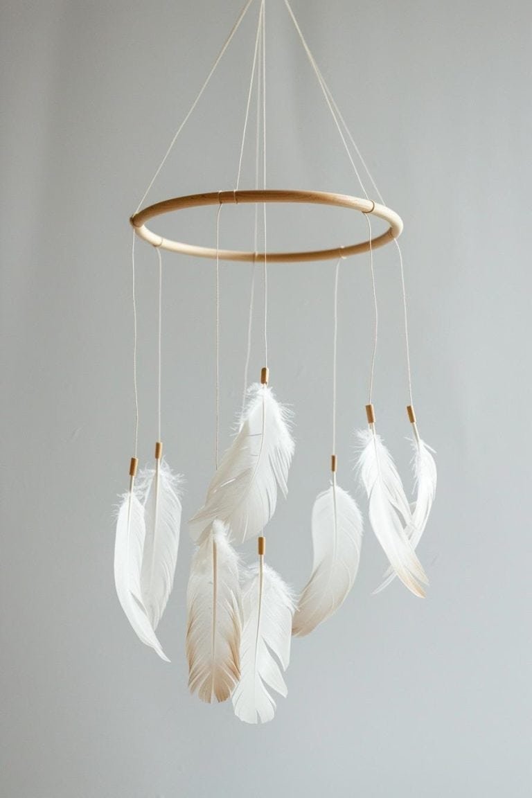 25 Feather Craft Ideas: Fun, Creative Projects for Adults and Kids ...