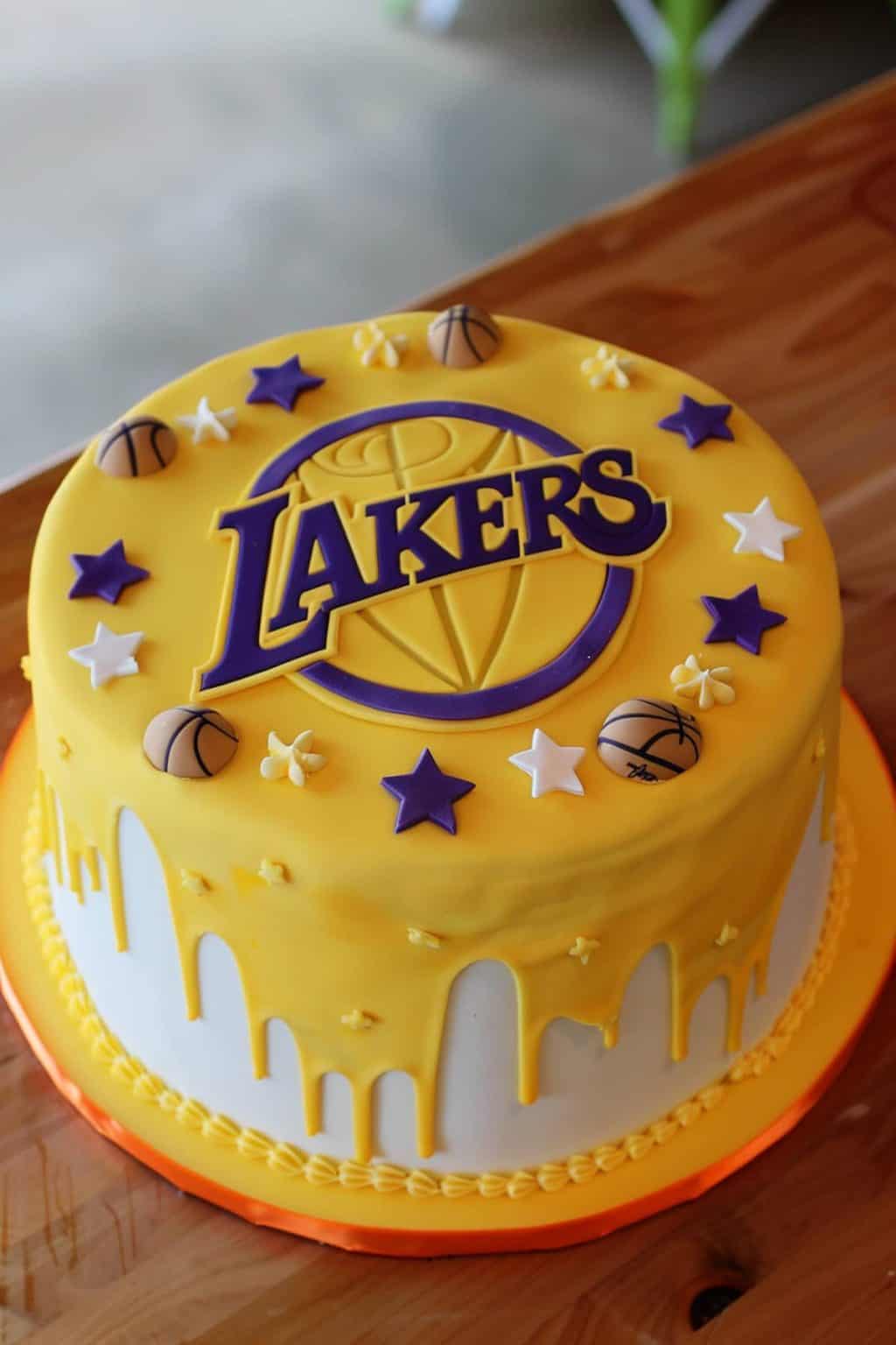 22 Basketball Cake Ideas To Make Your Party a Slam Dunk - The Melrose ...