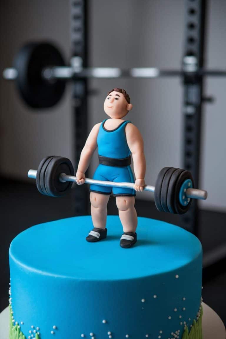 25 Irresistible Gym Cake Ideas for Cheat Days