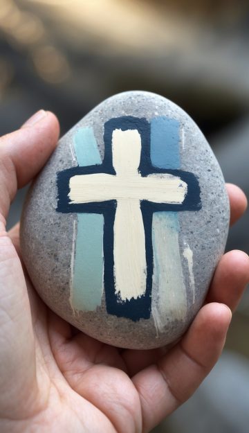 22 Cross Painted Rocks Ideas for Uplifting and Faith-Filled Art - The ...